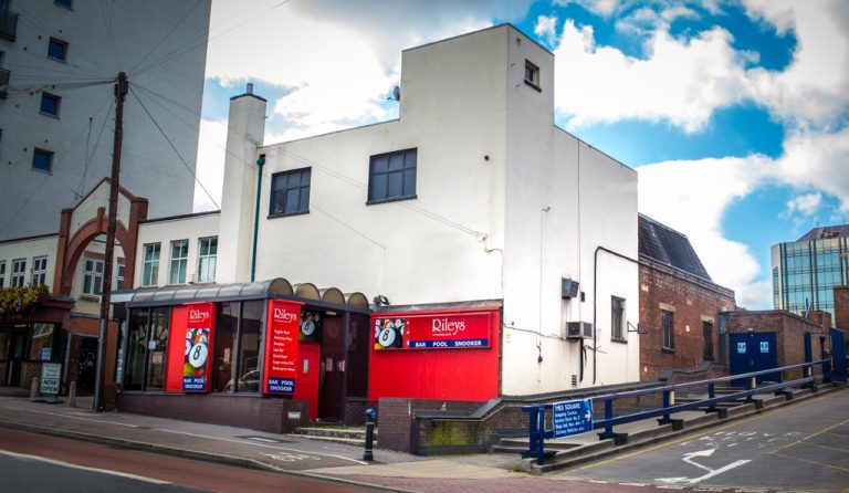 Throwley Way, Sutton - landhold